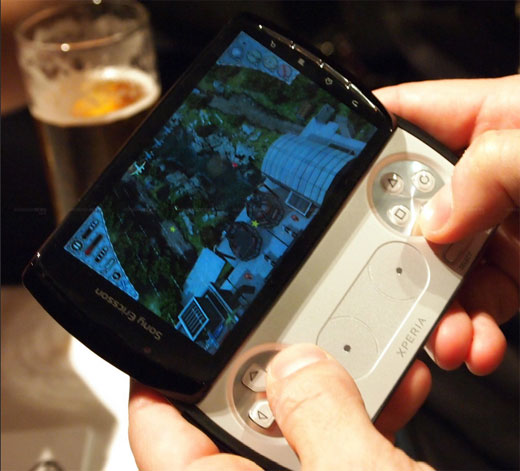 [PSP Phone] Sony Ericesson Xperia Play เปิดตัวโชว์โฉมแล้ว!! PSP บนมือ ...